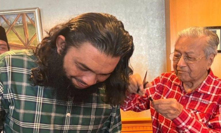 Setiausaha Politik menteri buat laporan polis terhadap 'Papagomo ...