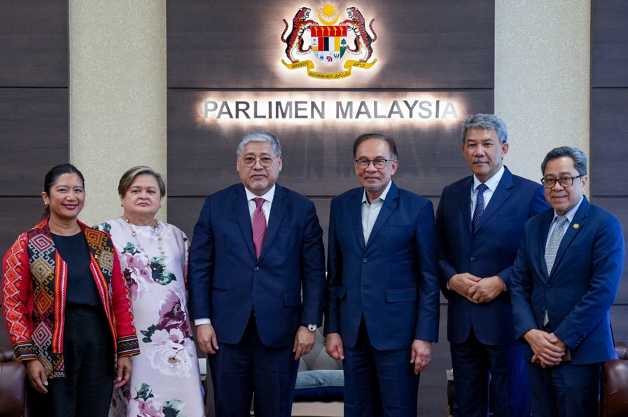 Malaysia-Filipina komited teruskan rundingan berhubung isu Laut China Selatan - Media Madani